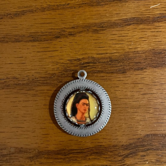 winky and dutch | Other | New Vintage Y2k Frida Kahlo Pendant | Poshmark
